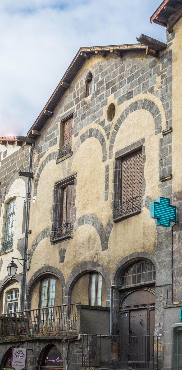 This weekend - get to Montferrand for the Medieval Festival - Deep ...