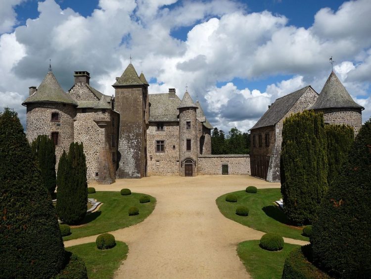 Visit the medieval Chateau de Cordès in the Deep Heart of France - Deep ...