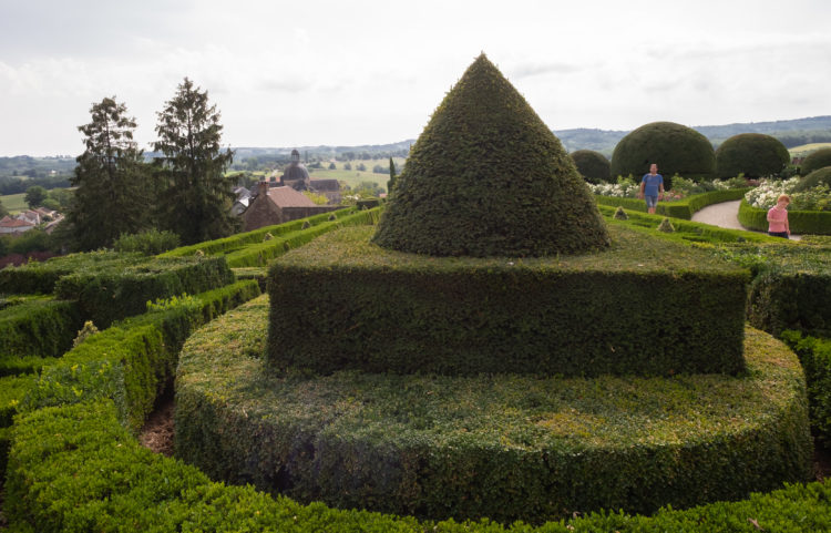 Visit HAUTEFORT - a classic castle in the deep heart of France - Deep ...