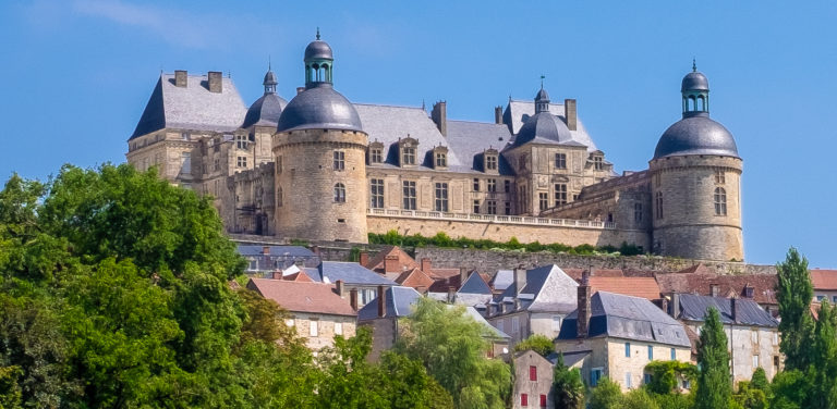 Visit HAUTEFORT - a classic castle in the deep heart of France - Deep ...