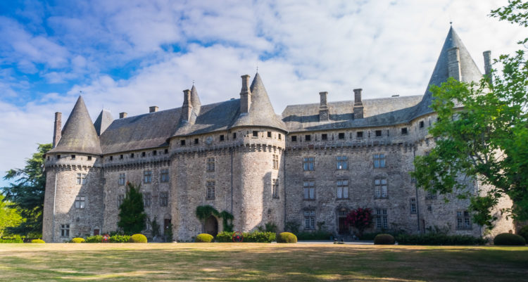 Top 8 Castles to see in the Deep Heart of France - Deep Heart of France