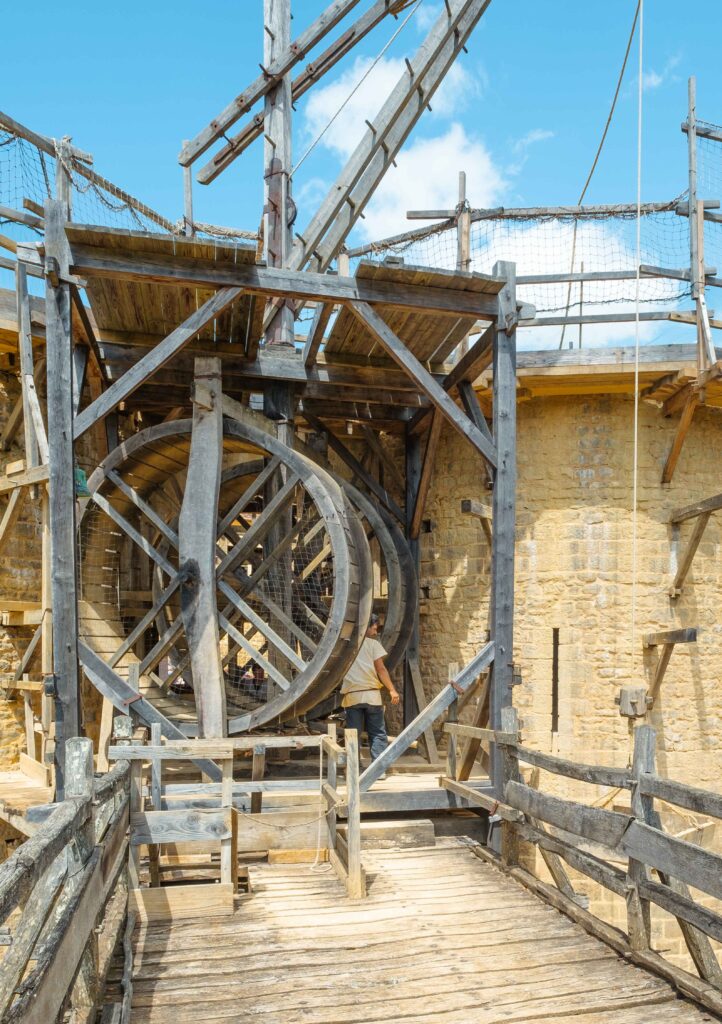 Building a new "medieval" castle at Guédelon - Deep Heart of France