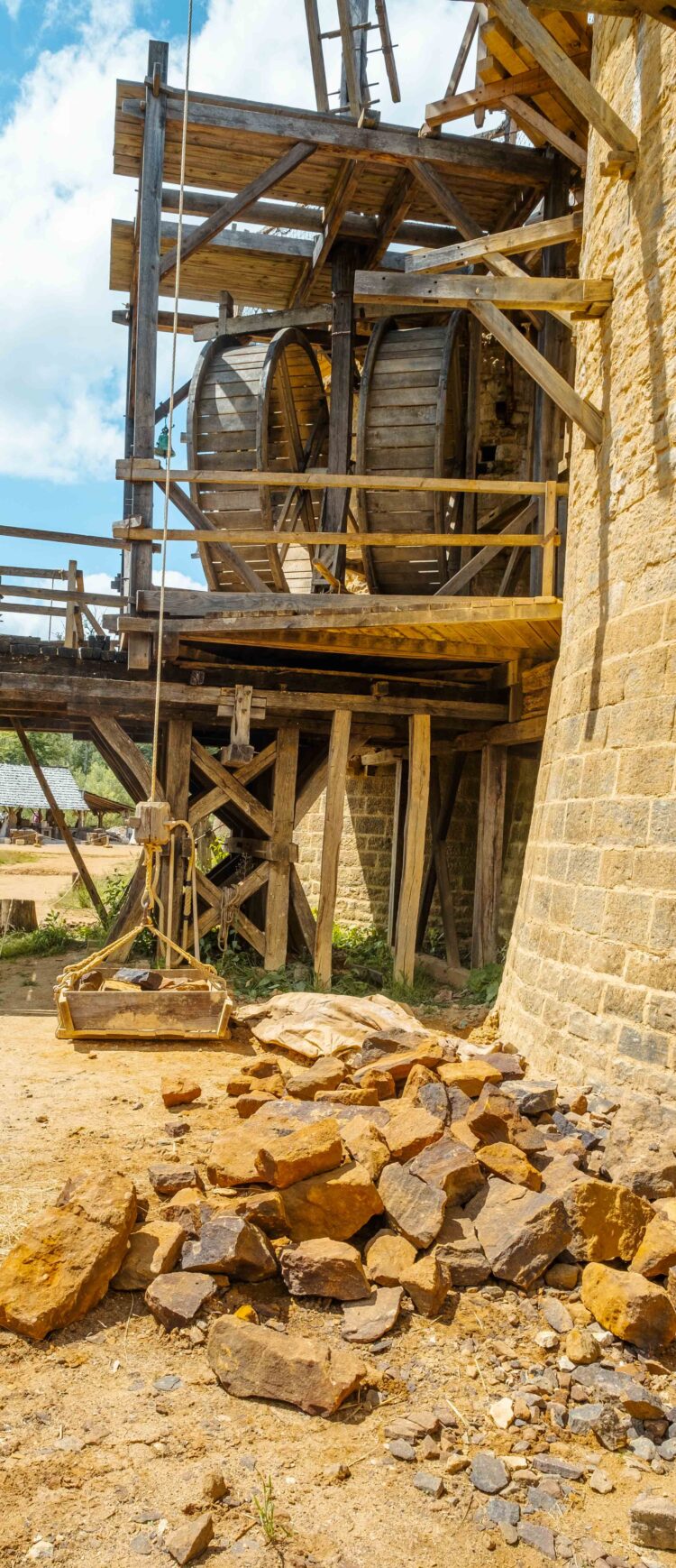 Building a new "medieval" castle at Guédelon - Deep Heart of France