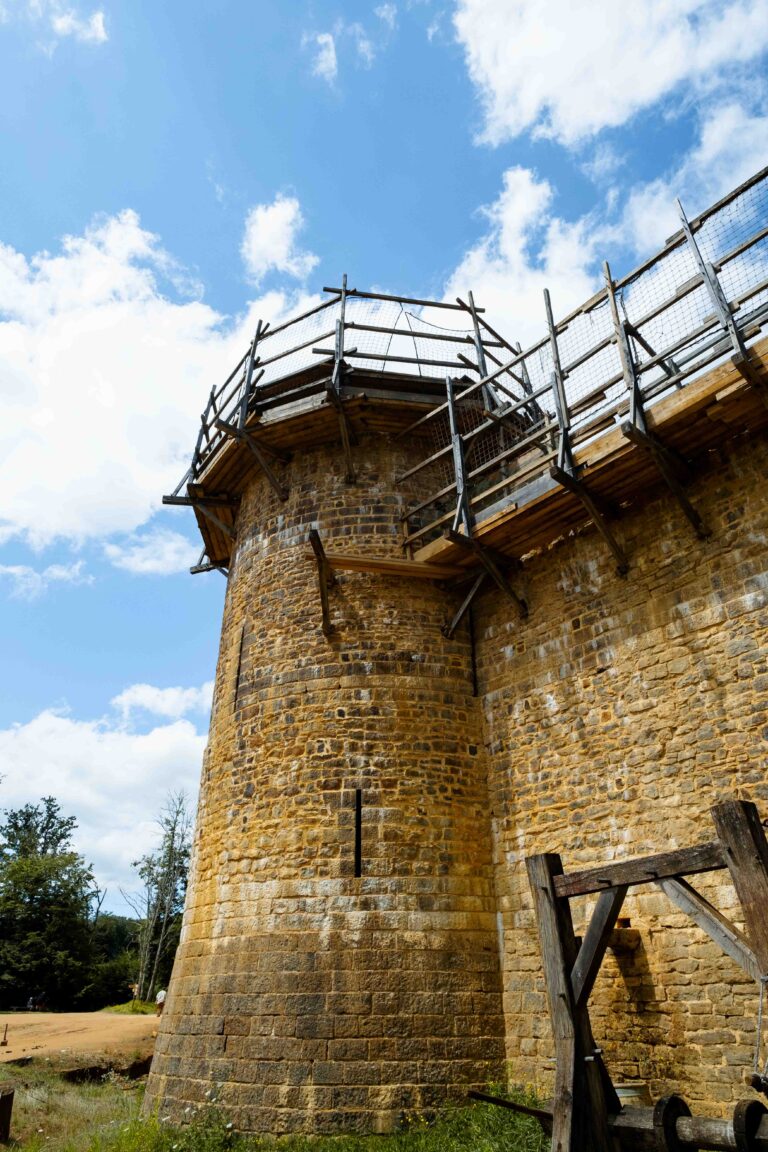 Building a new "medieval" castle at Guédelon - Deep Heart of France
