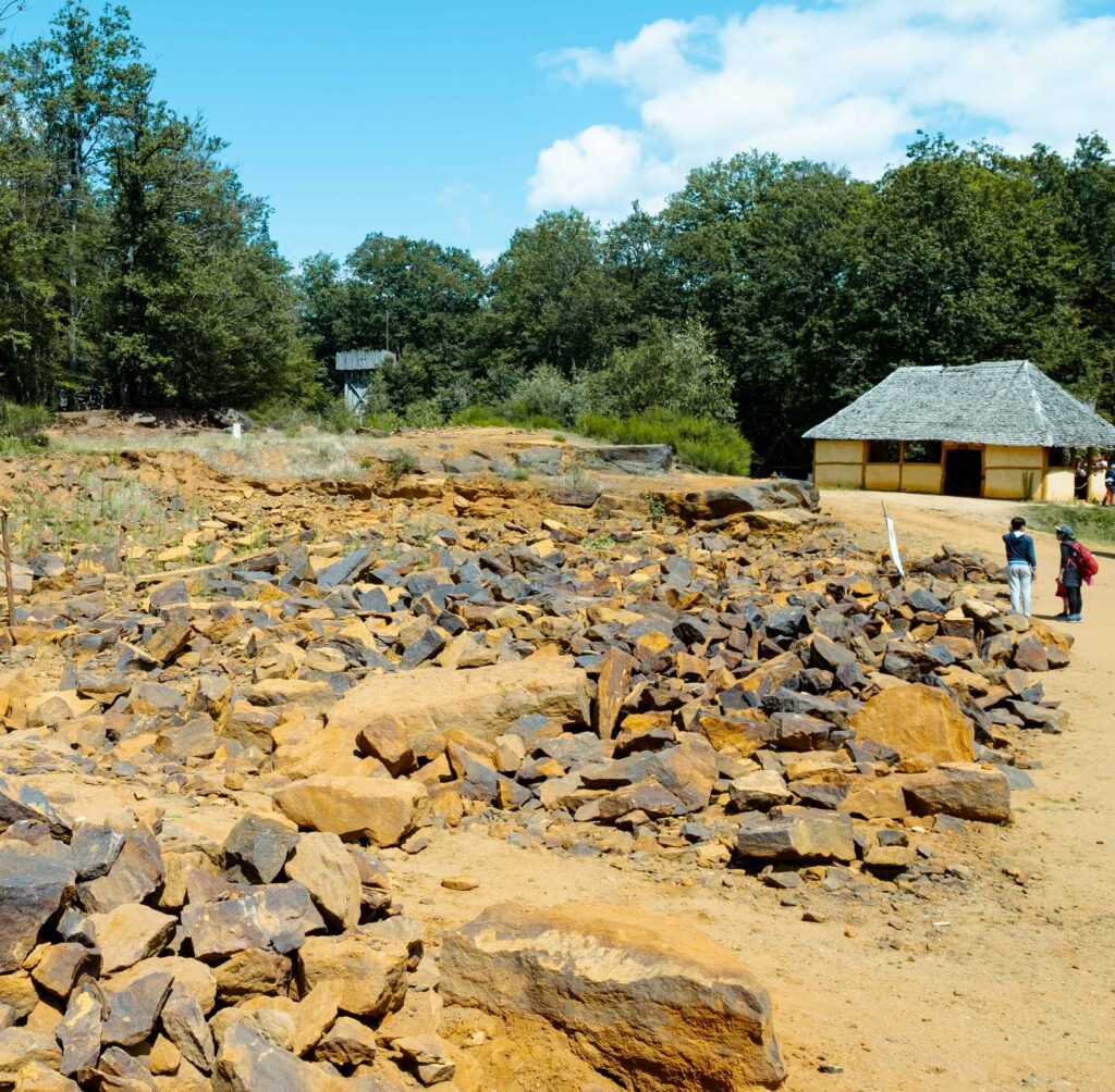 Building a new "medieval" castle at Guédelon - Deep Heart of France