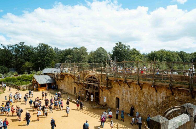 Building a new "medieval" castle at Guédelon - Deep Heart of France
