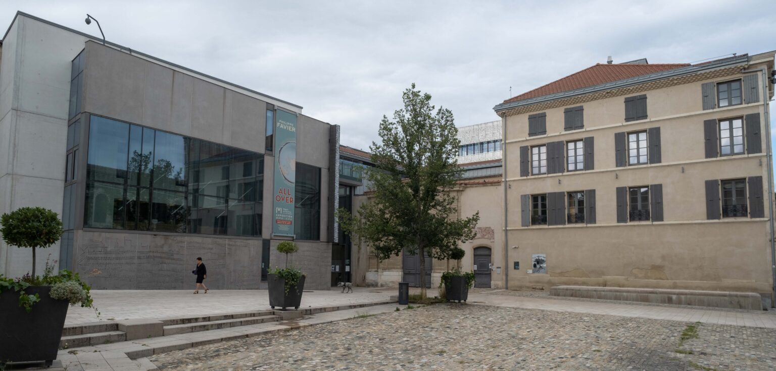 VALENCE: France’s “Gateway to the South” has a big-city feel - Deep ...