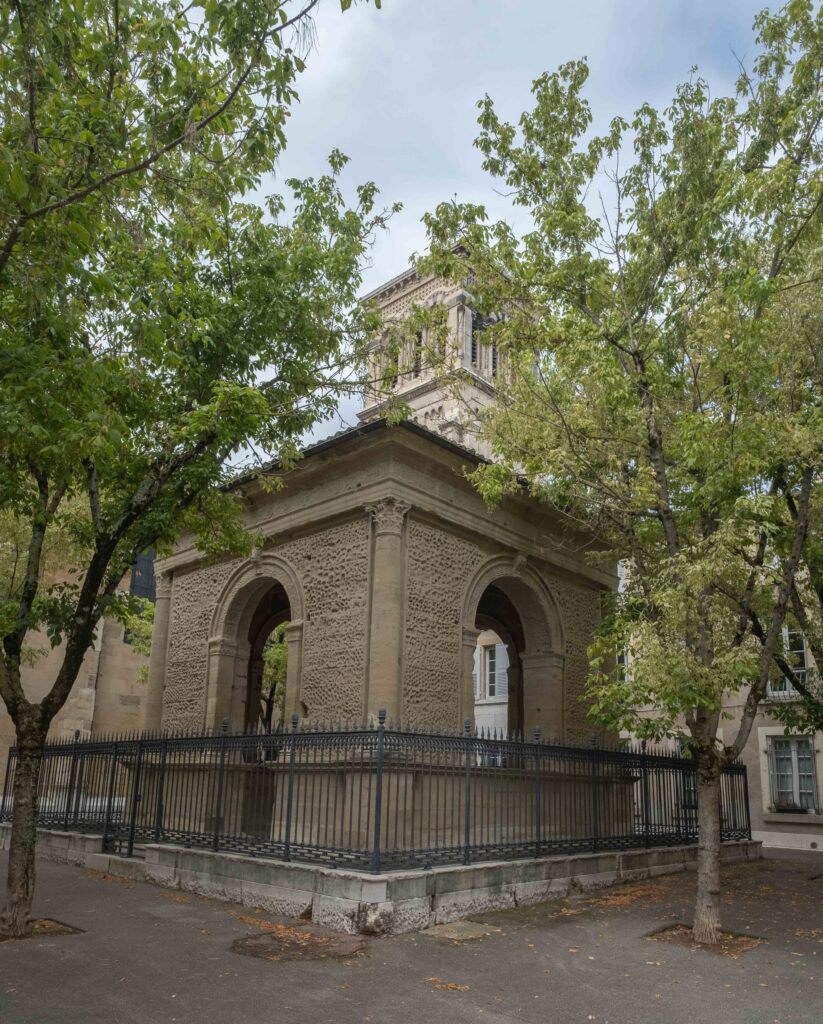 VALENCE: France’s “Gateway to the South” has a big-city feel - Deep ...