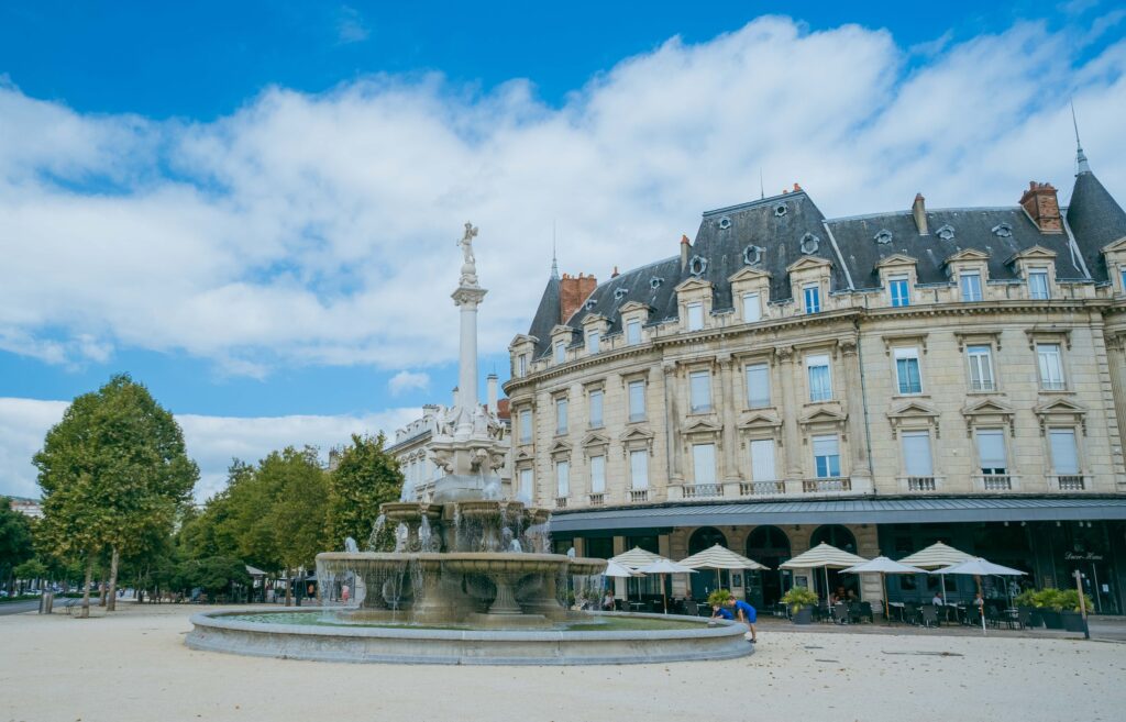 VALENCE: France’s “Gateway to the South” has a big-city feel - Deep ...