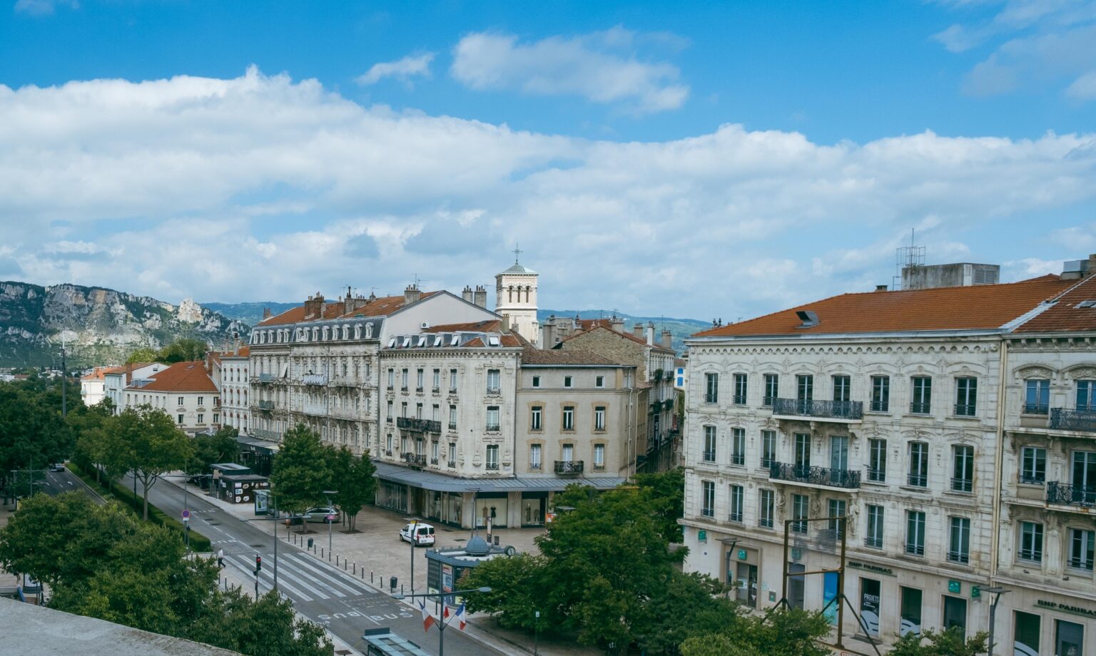 VALENCE: France’s “Gateway to the South” has a big-city feel - Deep ...