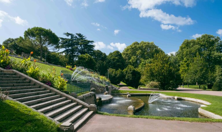VALENCE: France’s “Gateway to the South” has a big-city feel - Deep ...