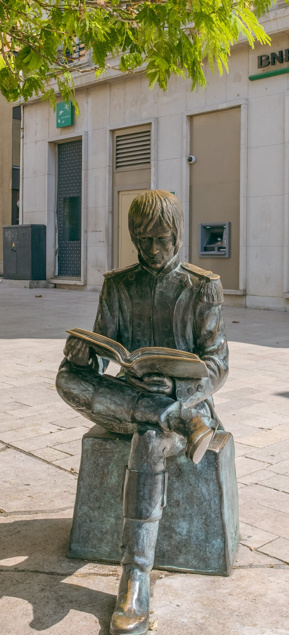 VALENCE: France’s “Gateway to the South” has a big-city feel - Deep ...